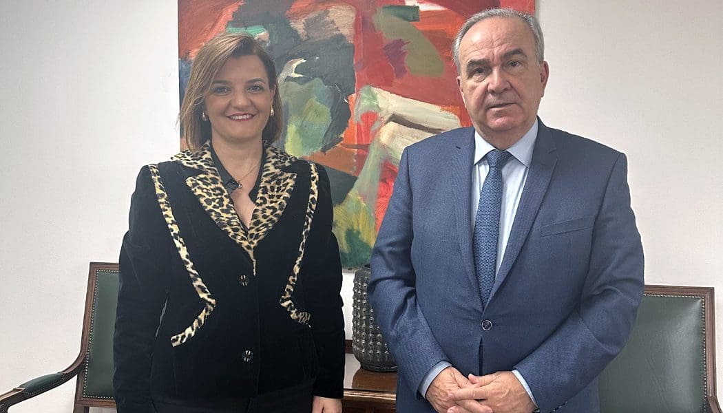 Συνάντηση της Υφ. οικογένειας Μ. Κεφάλα με τον αναπλ. Υπουργό ...